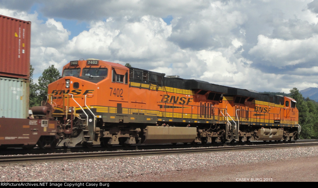 BNSF 7402